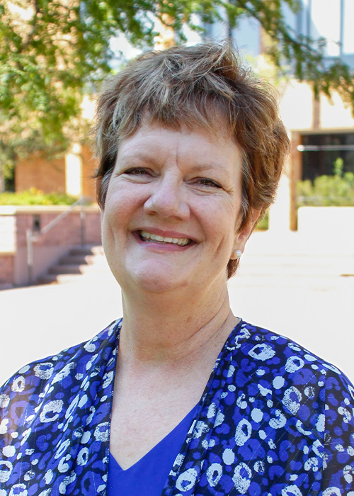 Julie Hart's Instagram, Twitter & Facebook on IDCrawl